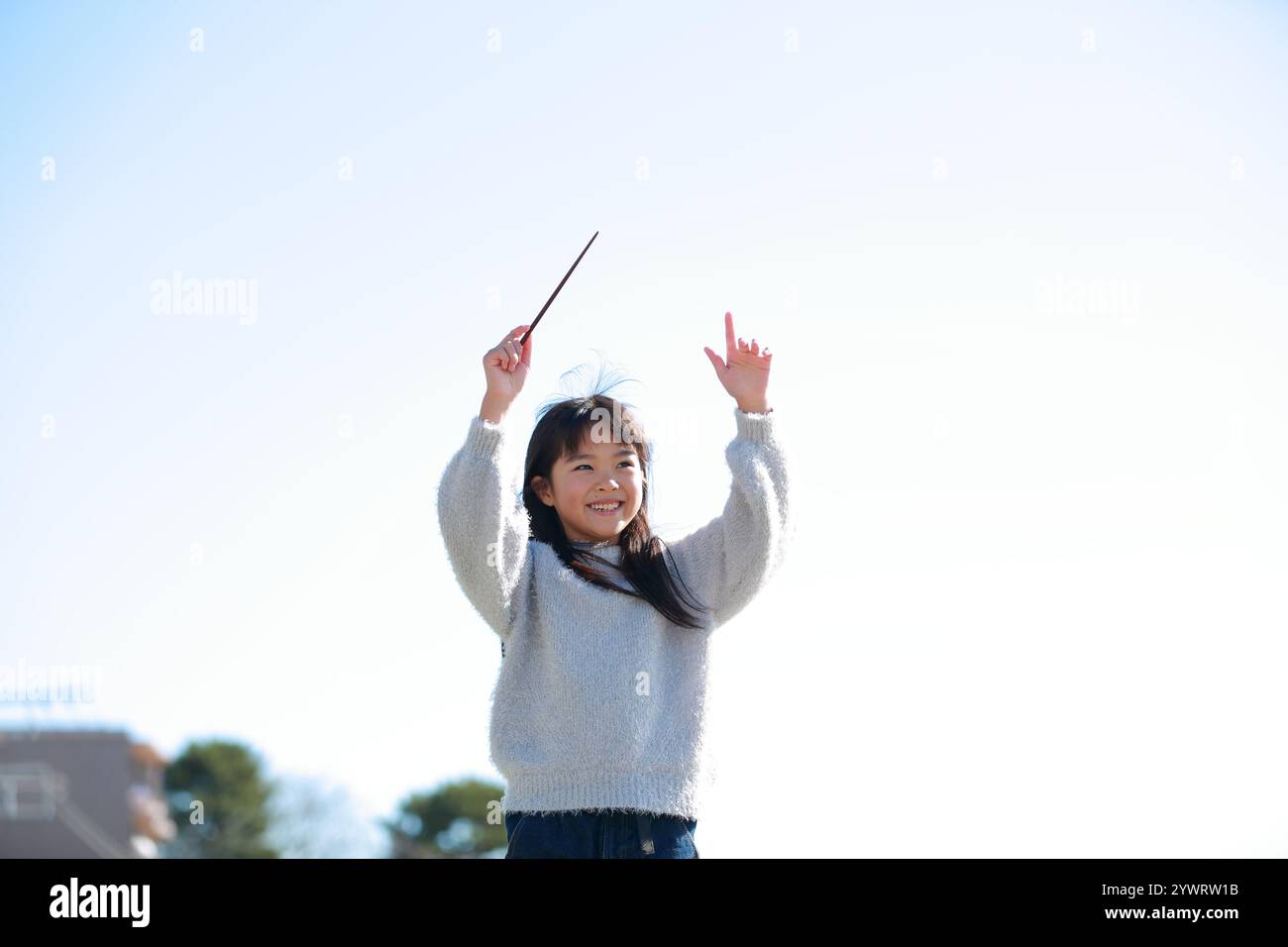 Woman with a kid playing outdoor hi-res stock photography and images ...