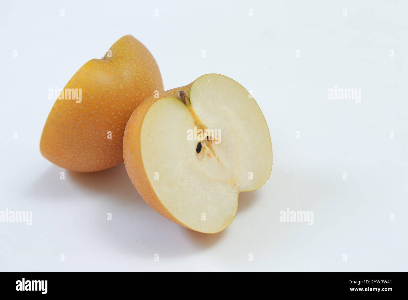 Cut and arranged Japanese pears Stock Photo - Alamy