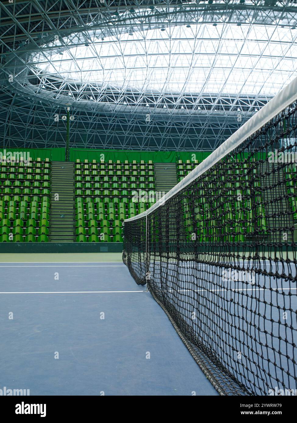 Green tennis court net hi-res stock photography and images - Alamy
