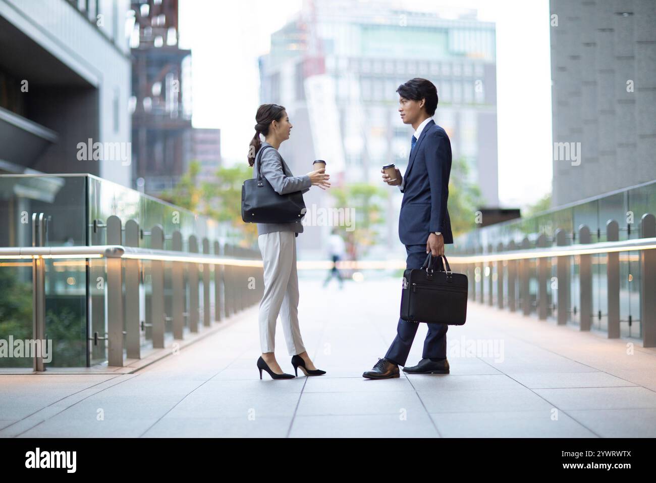 Man facing woman work hi-res stock photography and images - Alamy
