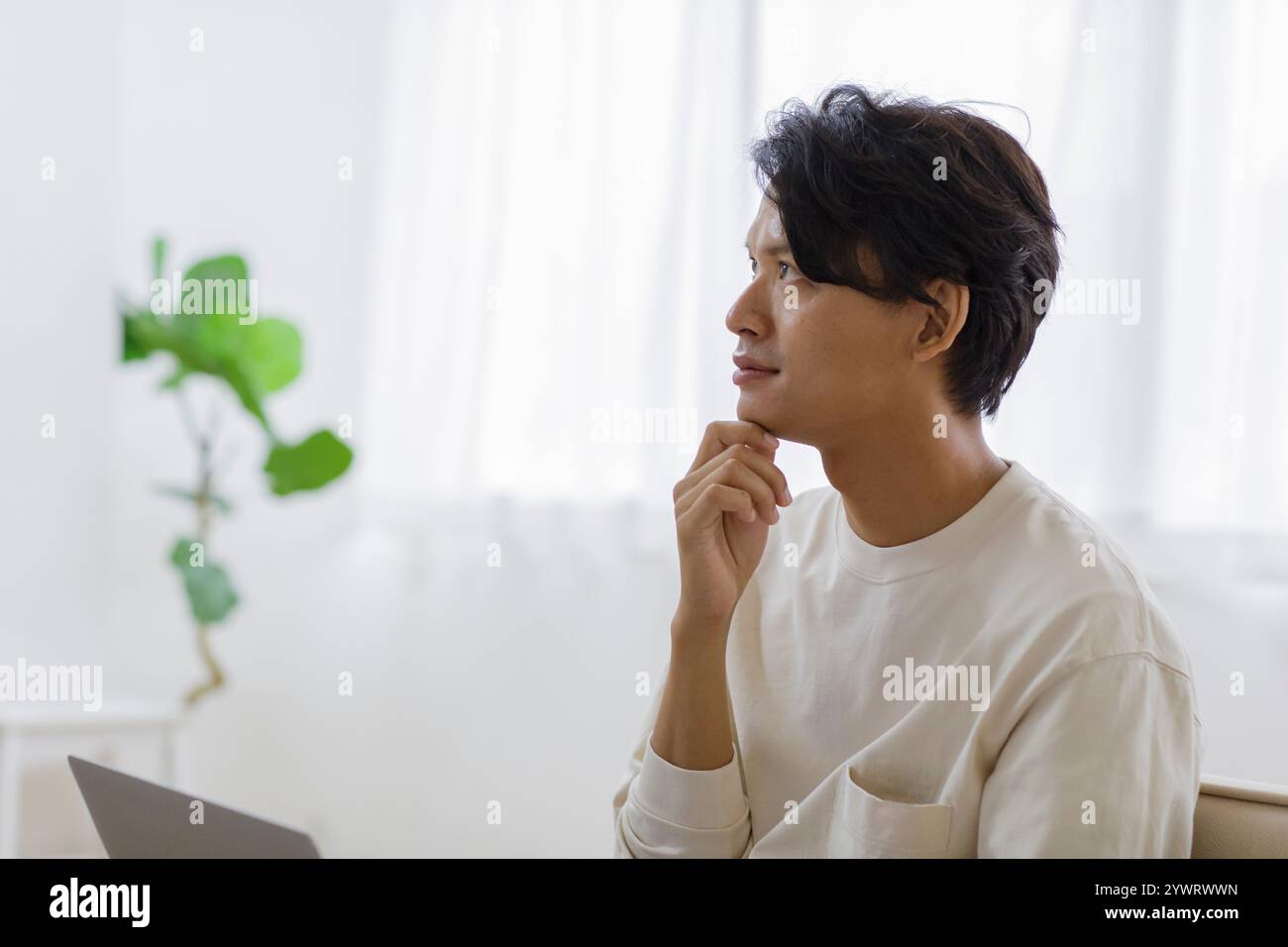 What are men thinking hi-res stock photography and images - Alamy