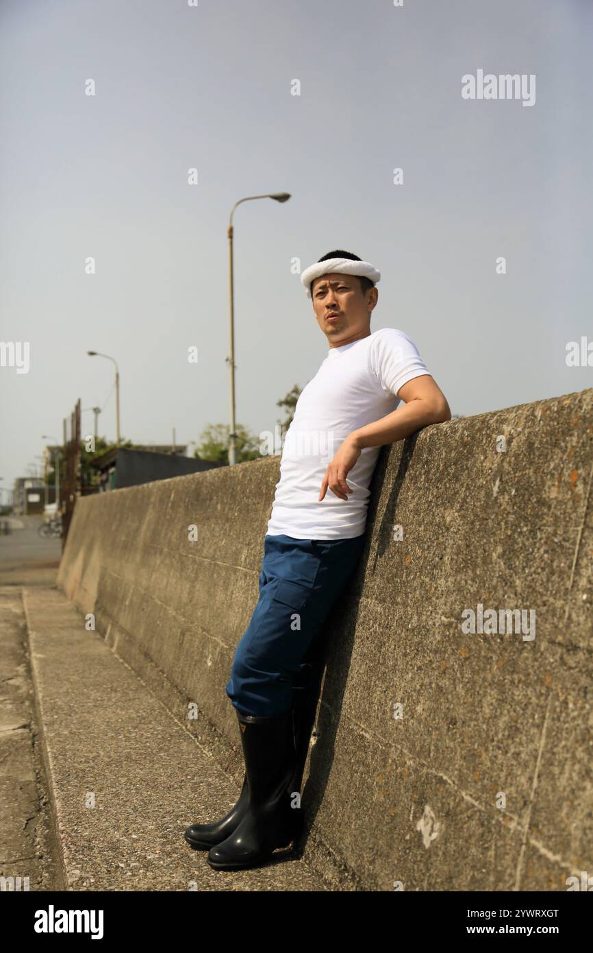 Twisted body hi-res stock photography and images - Alamy