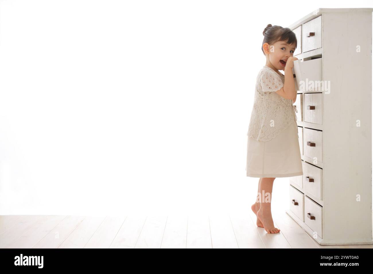Look in closet hi-res stock photography and images - Alamy