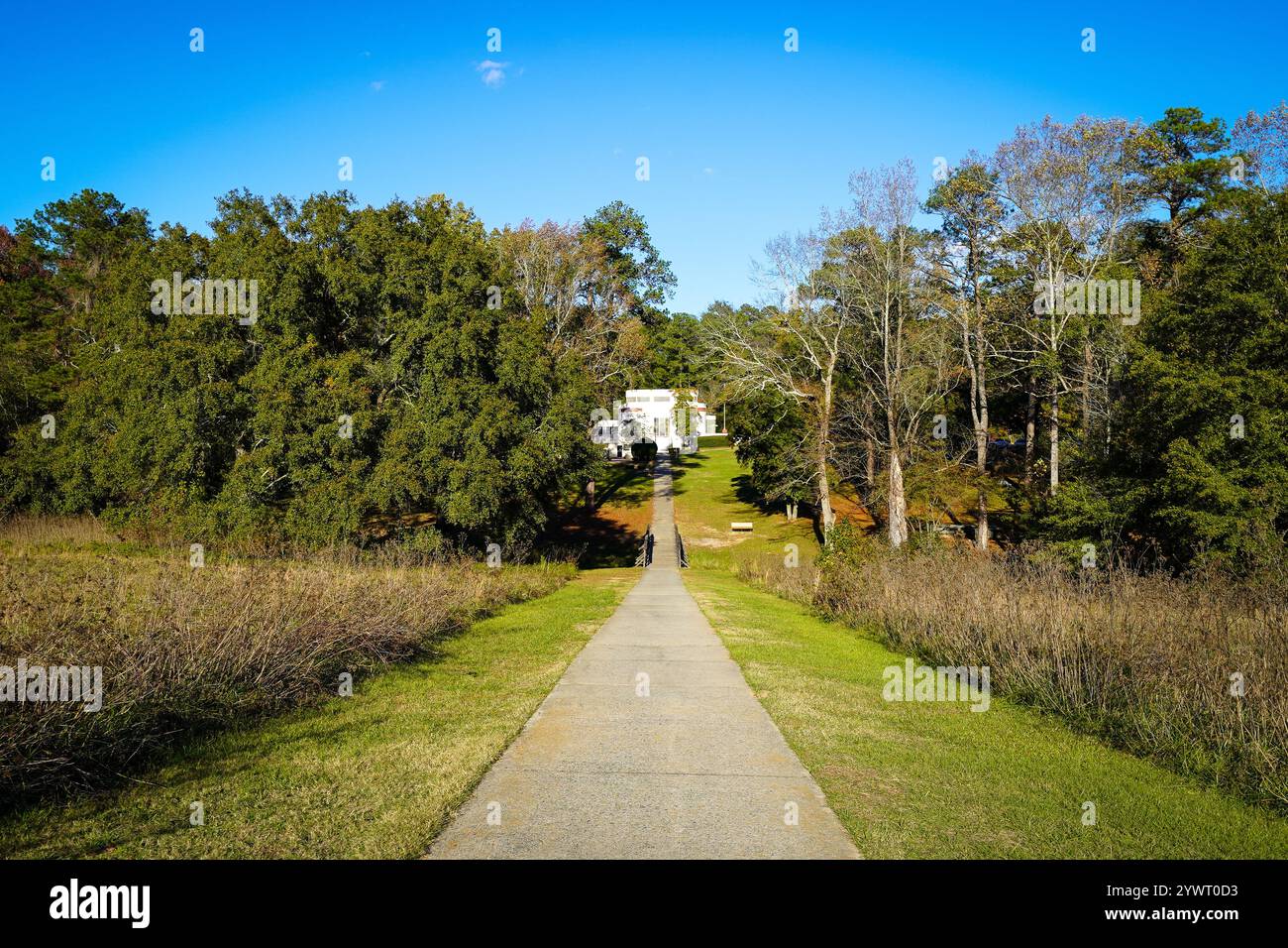 The walkway to the visitor center at Ocmulgee Mounds National ...