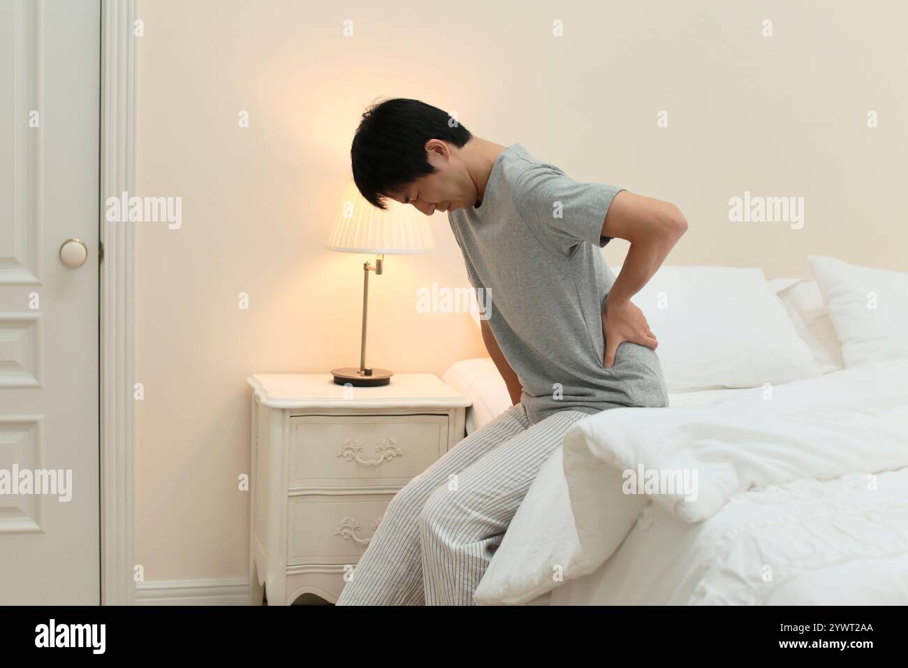 Back bed pain hi-res stock photography and images - Alamy