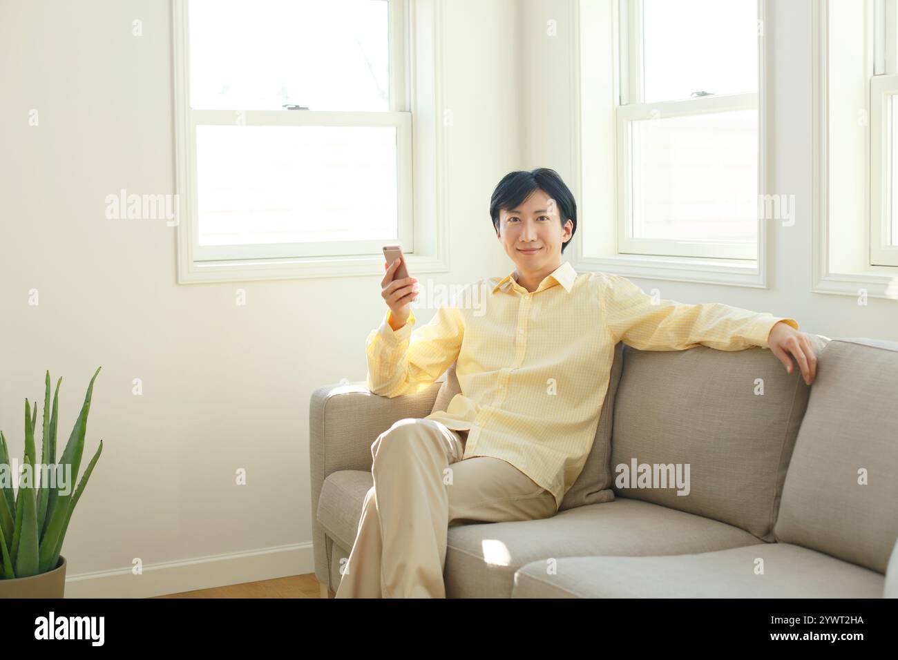 Mobile positive hi-res stock photography and images - Alamy