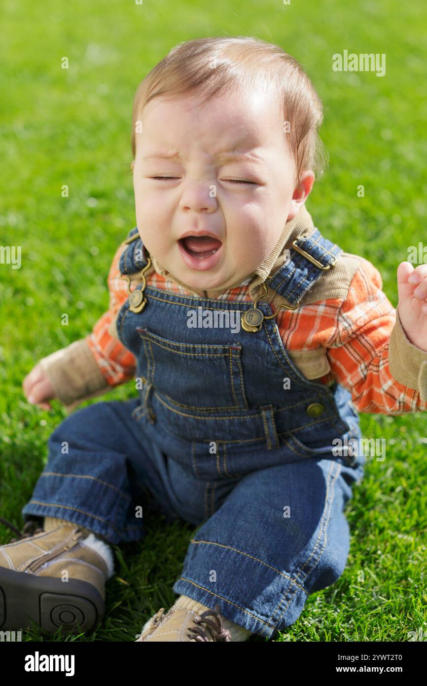 Baby boy crying outside hi-res stock photography and images - Alamy