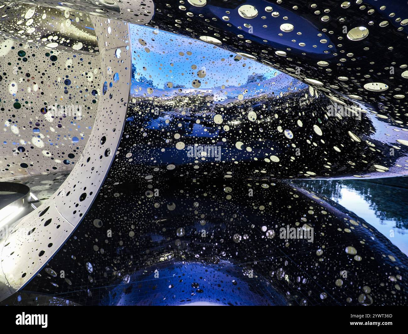 Lindy Lee’s 13-tonne sculpture, Ouroboros, the most expensive work in ...