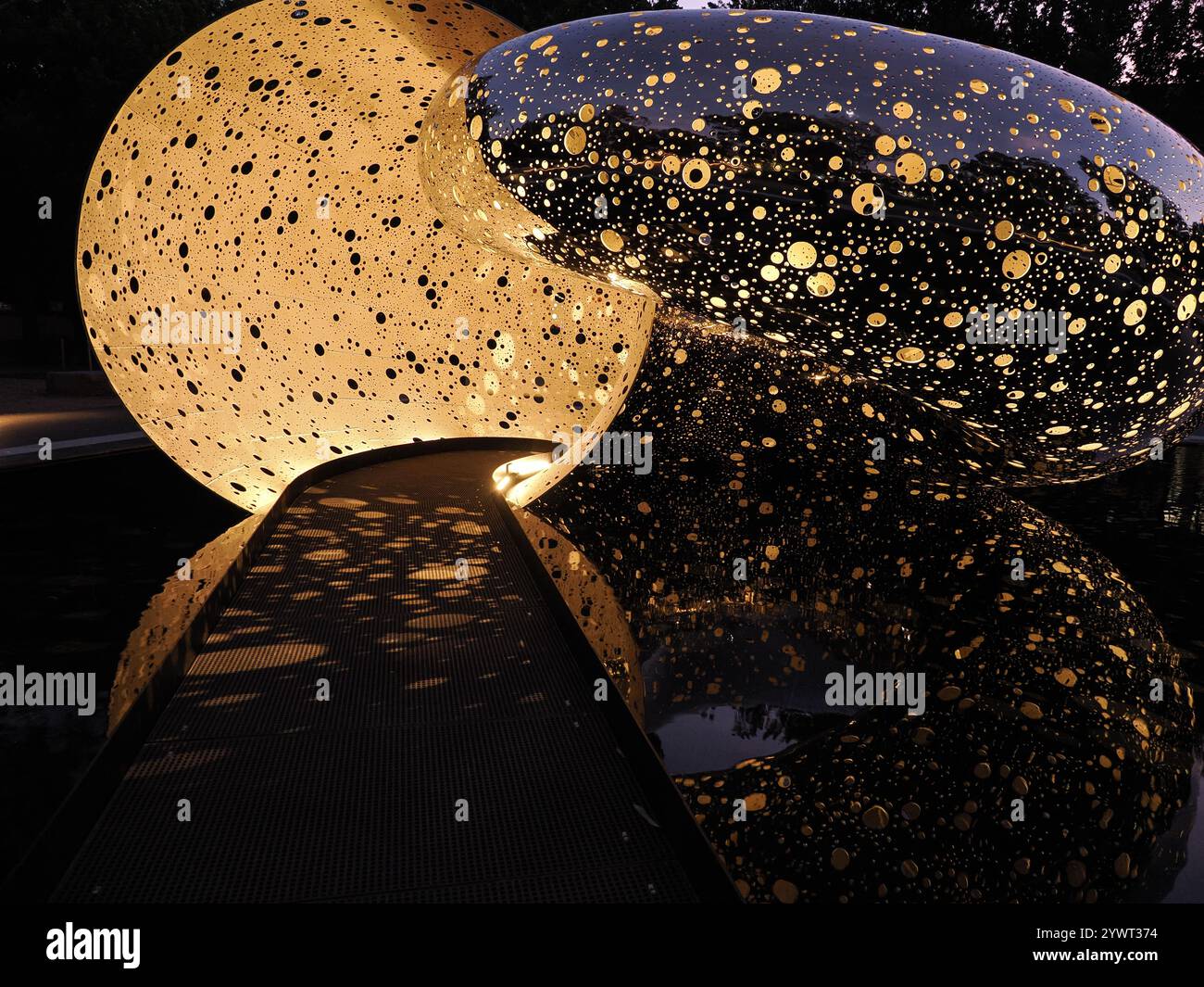 Lindy Lee’s 13-tonne sculpture, Ouroboros, the most expensive work in ...