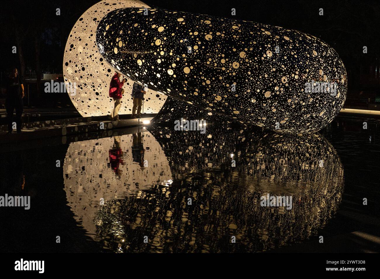 Lindy Lee’s 13-tonne sculpture, Ouroboros, the most expensive work in ...