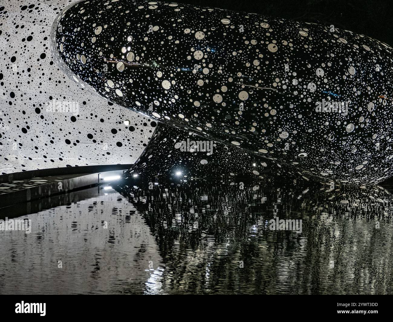 Lindy Lee’s 13-tonne sculpture, Ouroboros, the most expensive work in ...