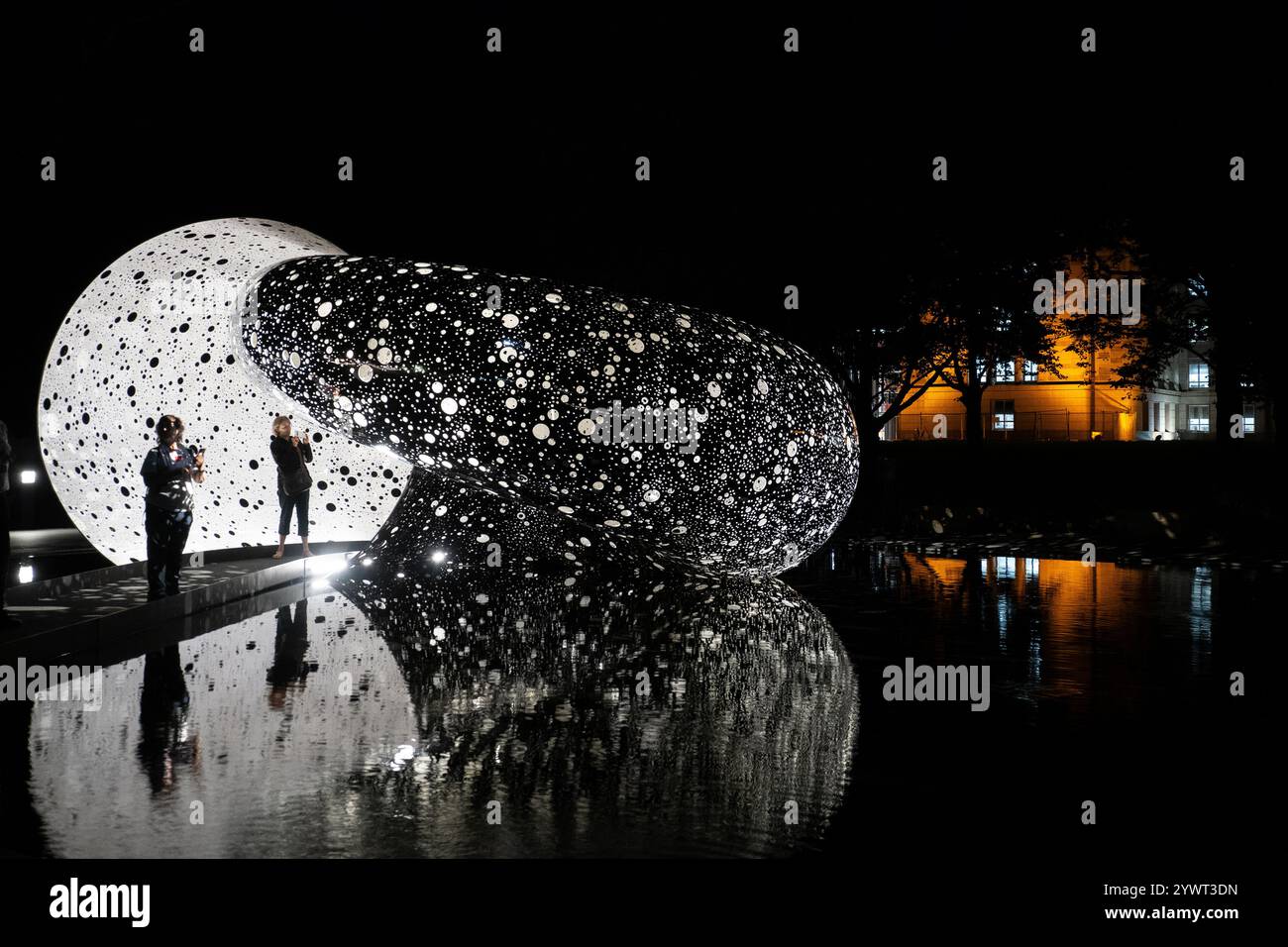Lindy Lee’s 13-tonne sculpture, Ouroboros, the most expensive work in ...
