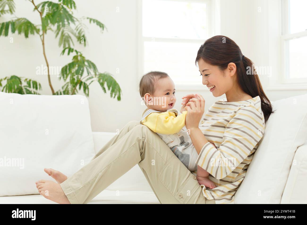 Interacting communication hi-res stock photography and images - Alamy