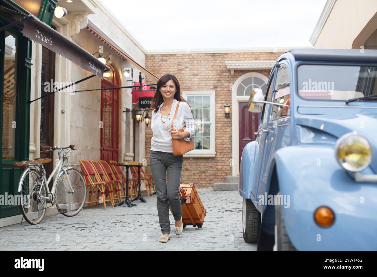 Image of Japanese women travelling abroad Stock Photo - Alamy