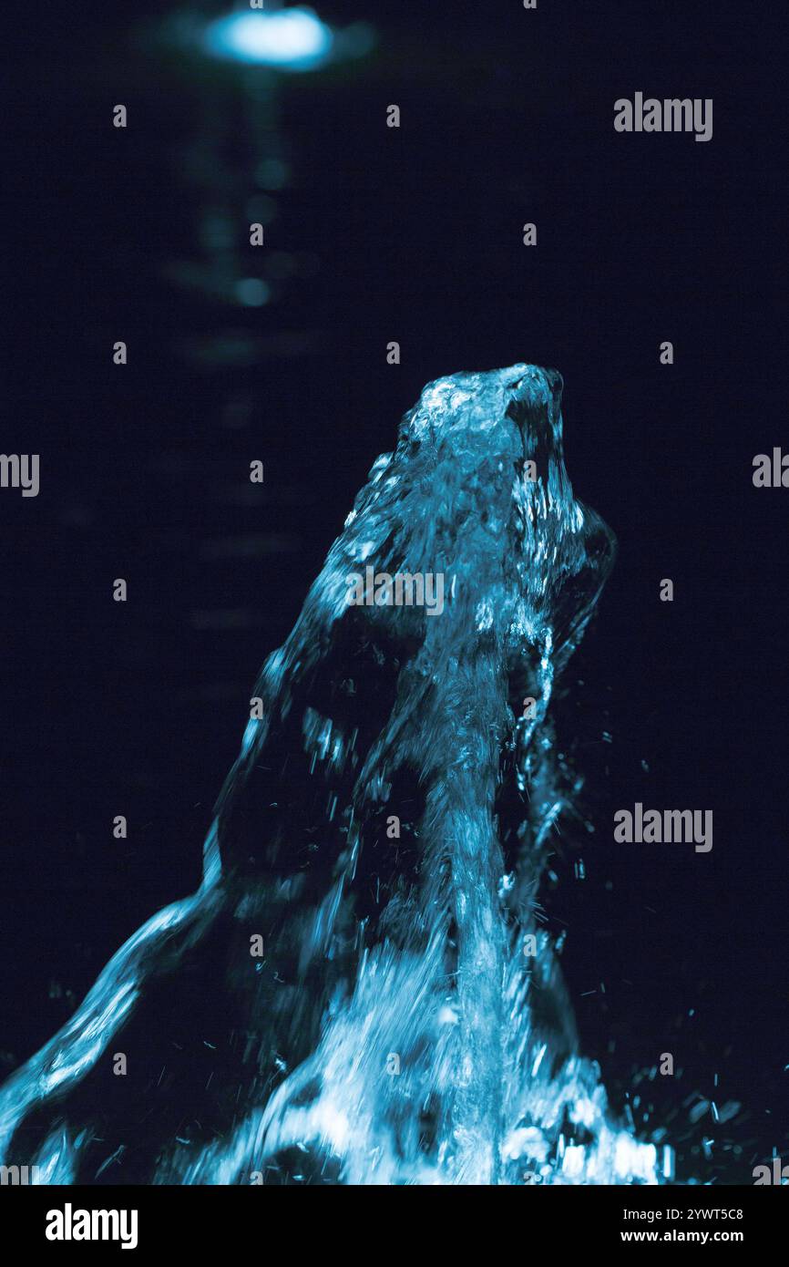 Fresh water column hi-res stock photography and images - Alamy