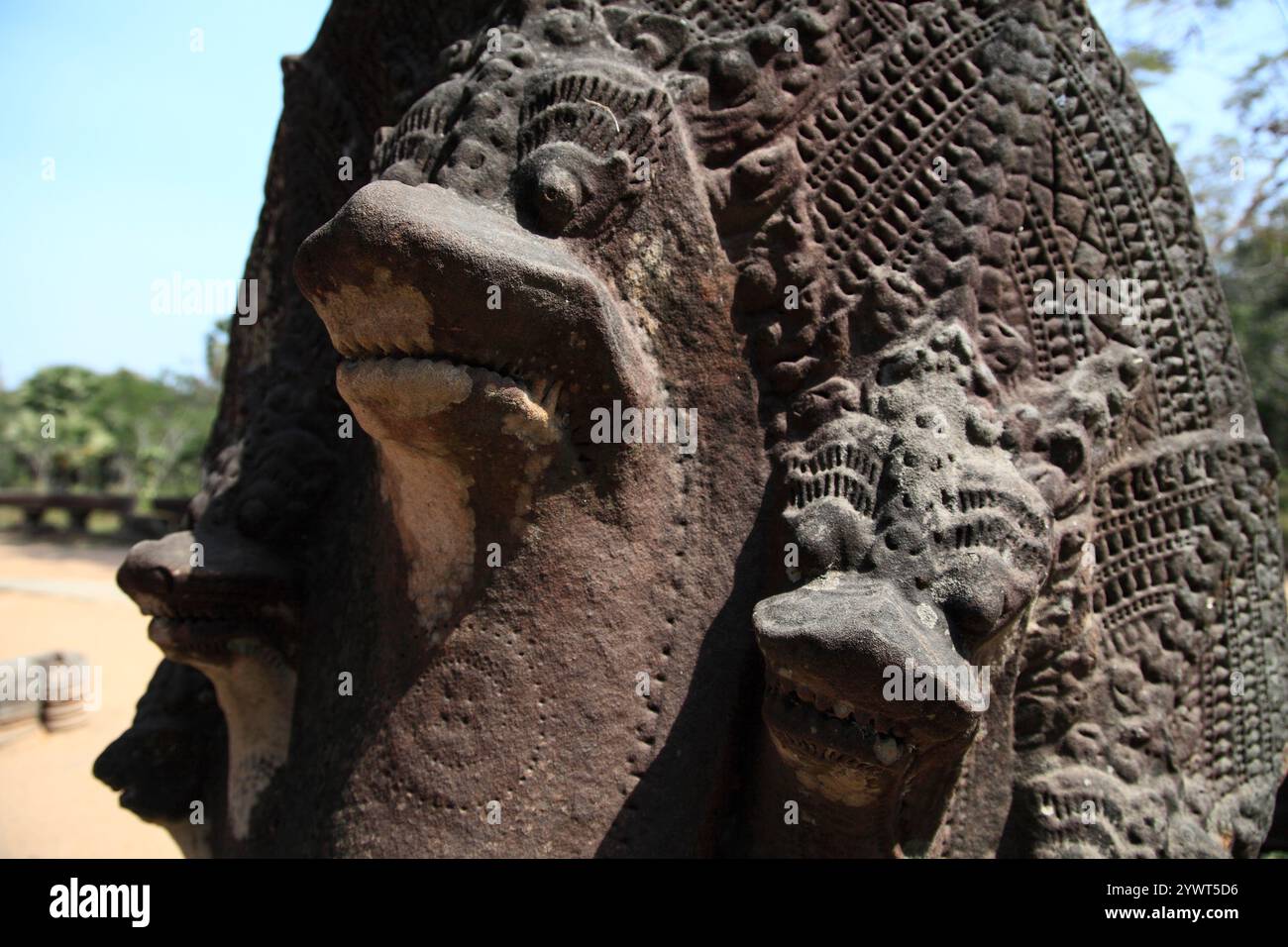 Cambodia snake sculpture hi-res stock photography and images - Alamy
