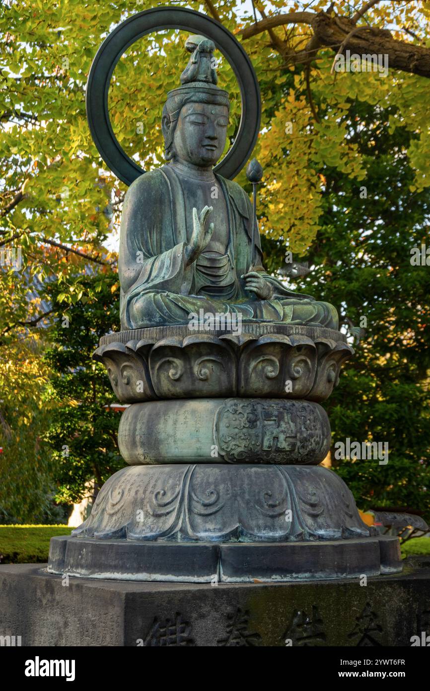 statue of scared Avalokitesvara Bodhisattva Kannon at Senso-ji temple ...