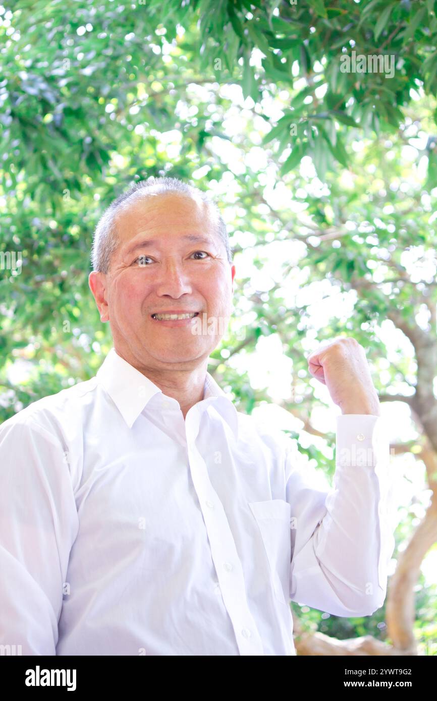 Japanese pose hi-res stock photography and images - Alamy