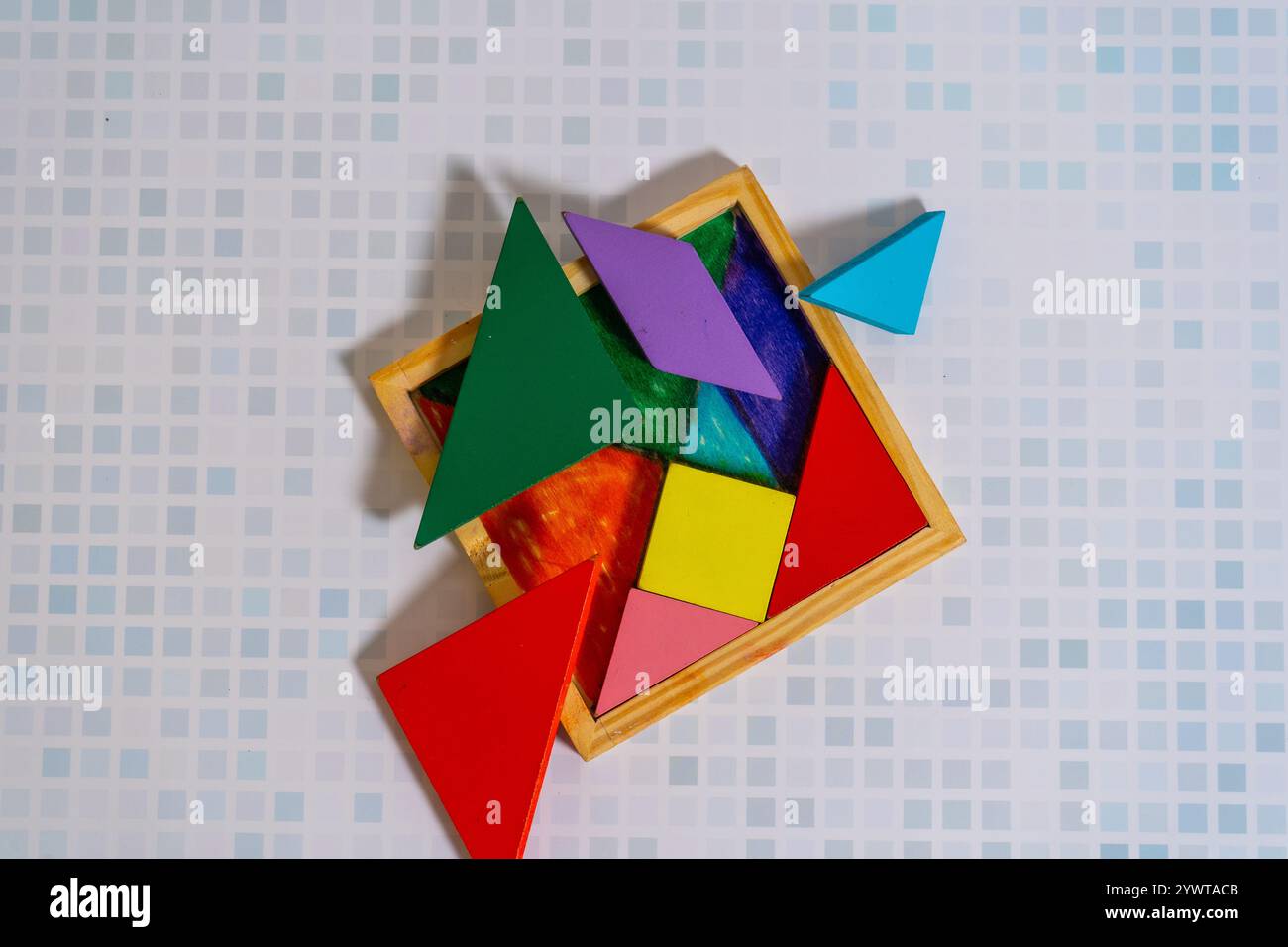 Chinese tangram puzzle hi-res stock photography and images - Alamy