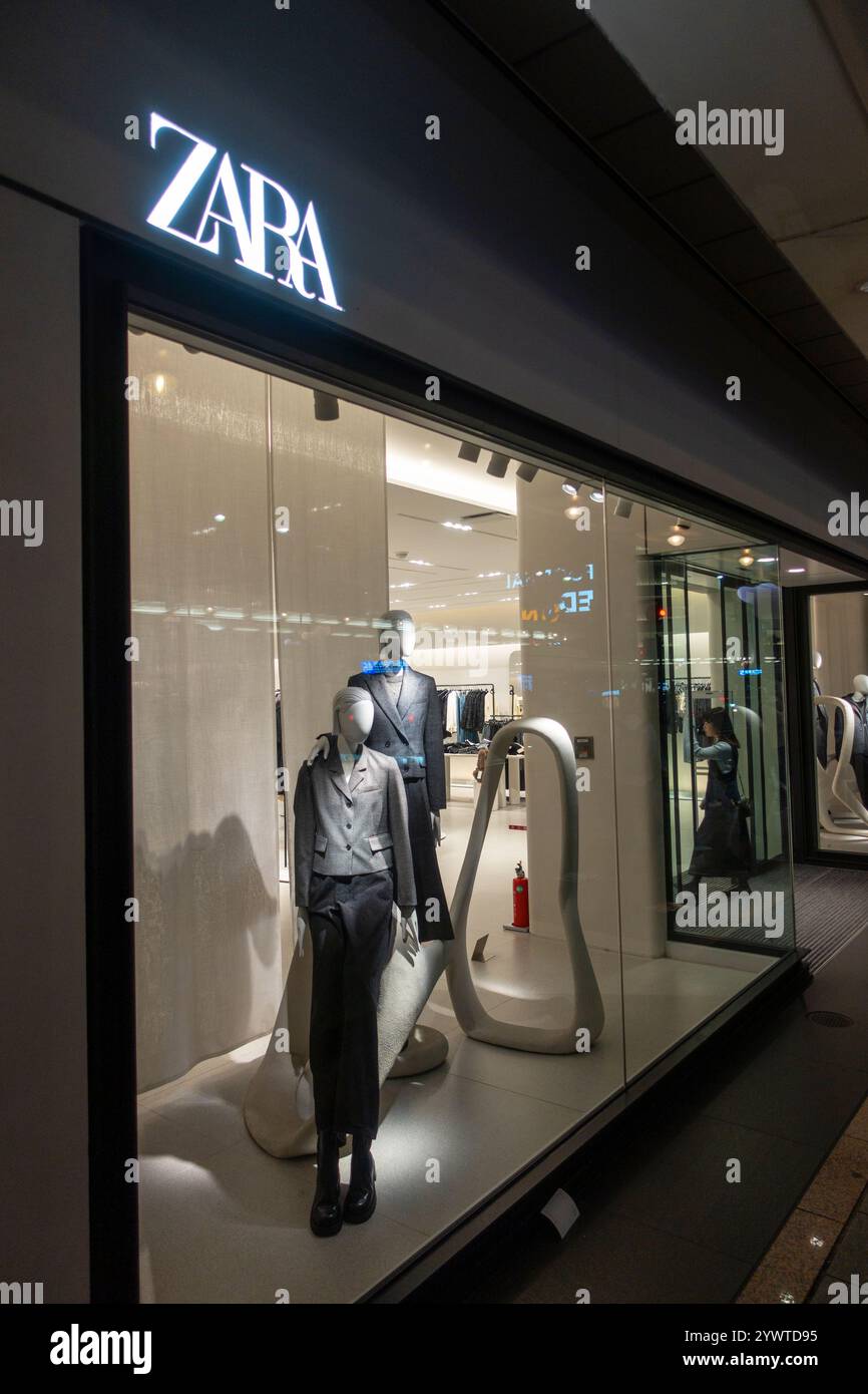 Zara japan hi-res stock photography and images - Alamy