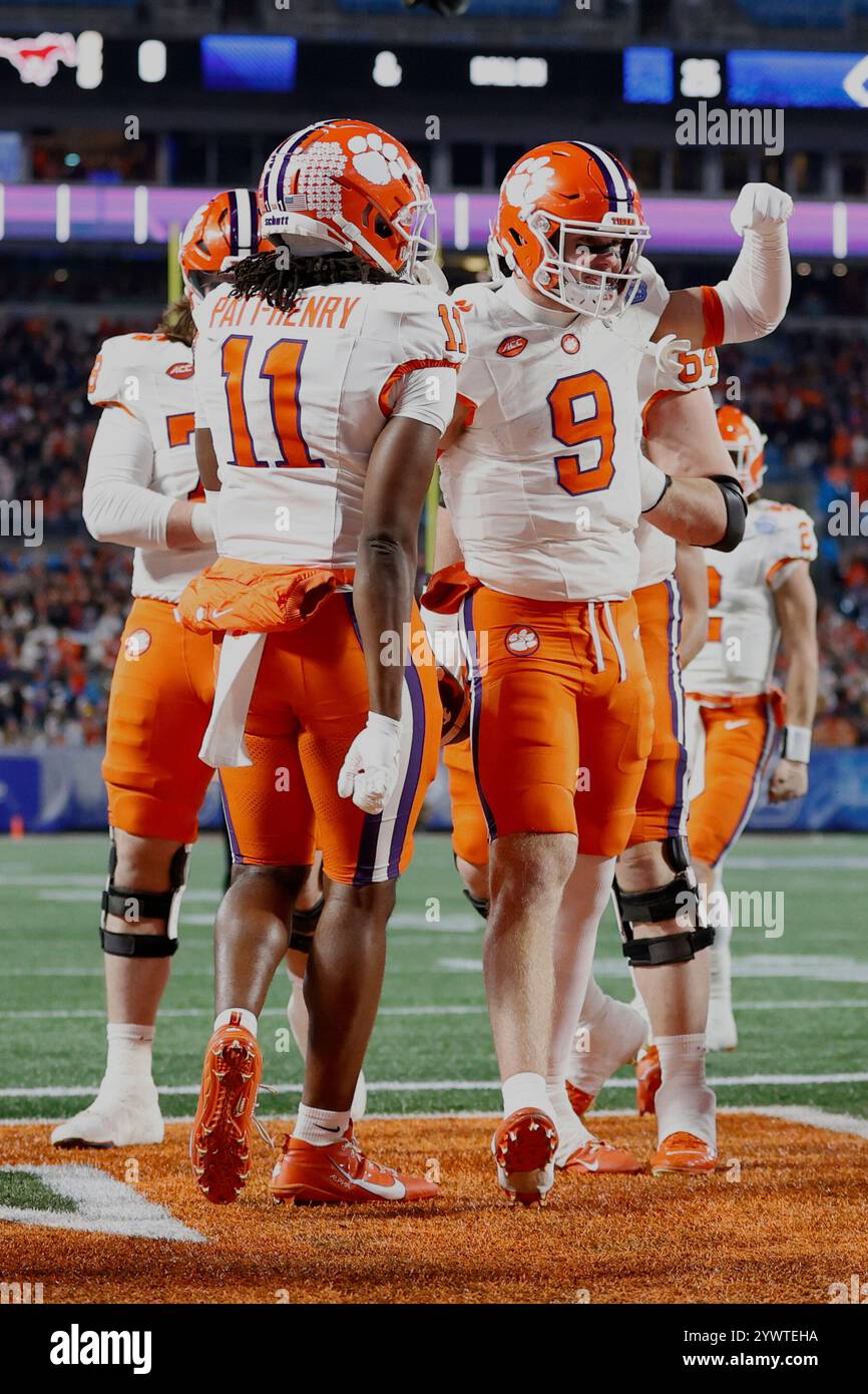 Clemson Tigers tight end Jake Briningstool (9) celebrates after scoring ...