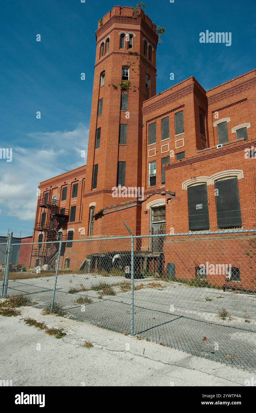 Editorial Use Only December 10, 2024 Tampa, FL, USA. Old closed brick ...