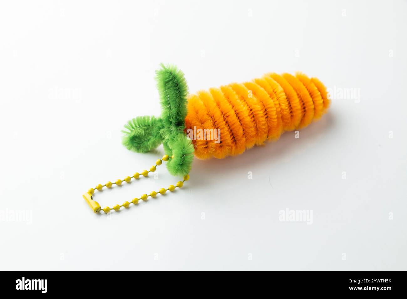 Carrot flower: DIY Pipe Cleaner, key accessories isolated on white ...