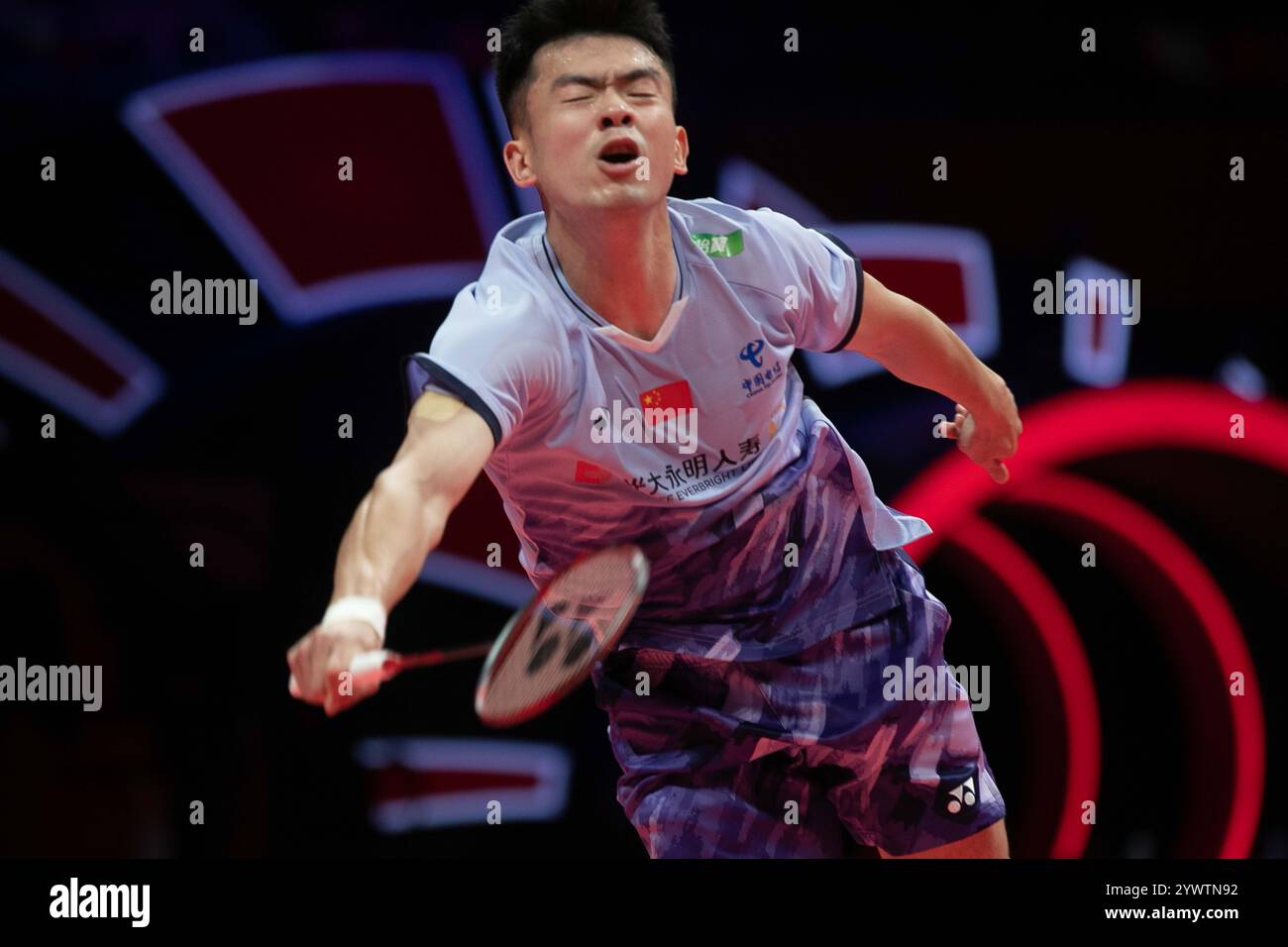 Chinese badminton players Jiang Zhenbang, Wei Yaxin defeat Chinese badminton players Zheng Siwei ...