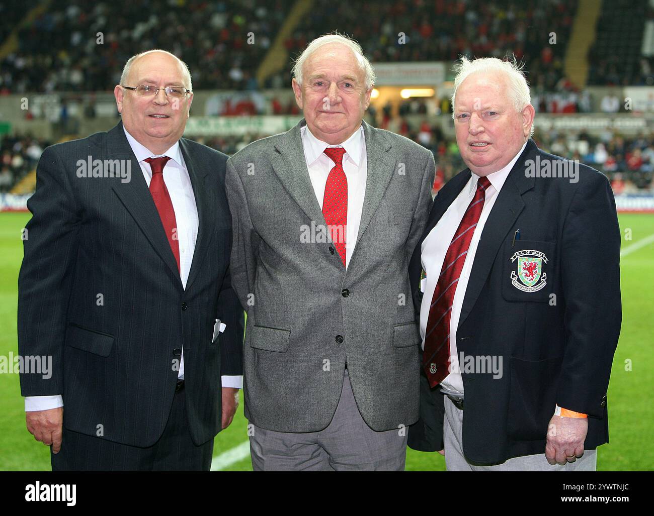File photo dated 20-08-2008 of Terry Medwin (centre). Medwin, who ...