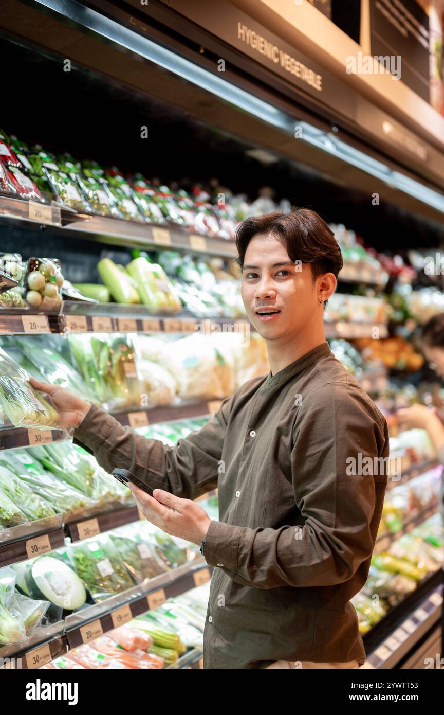 Food consumerism hi-res stock photography and images - Alamy