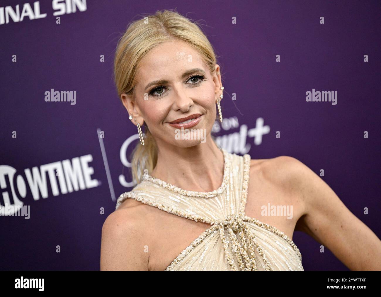 Sarah Michelle Gellar attends the premiere of the Showtime drama series ...