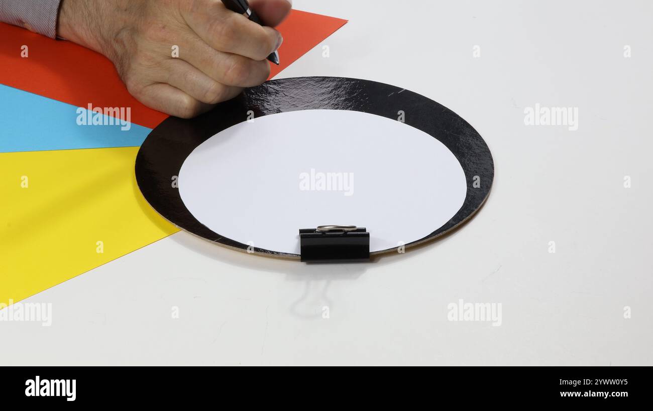Round shaped note hi-res stock photography and images - Alamy