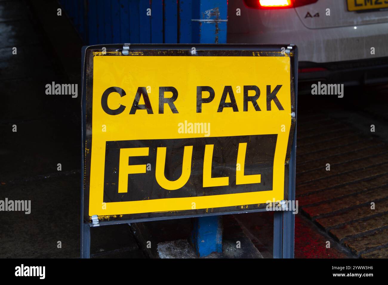 Car Park full sign during a winter market Stock Photo - Alamy