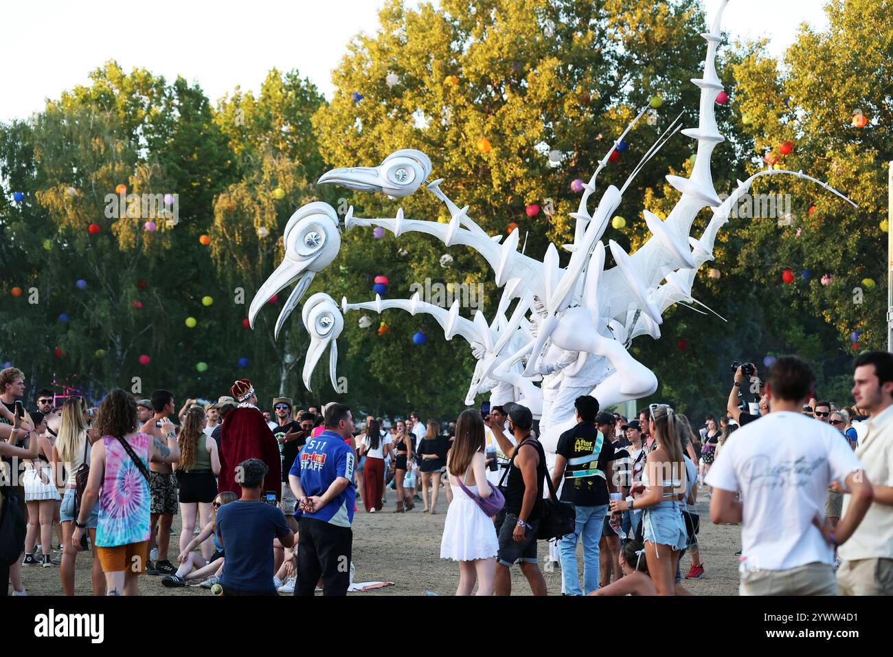 Surreal bird sculptures in the crowd at Sziget Festival 2024 in ...