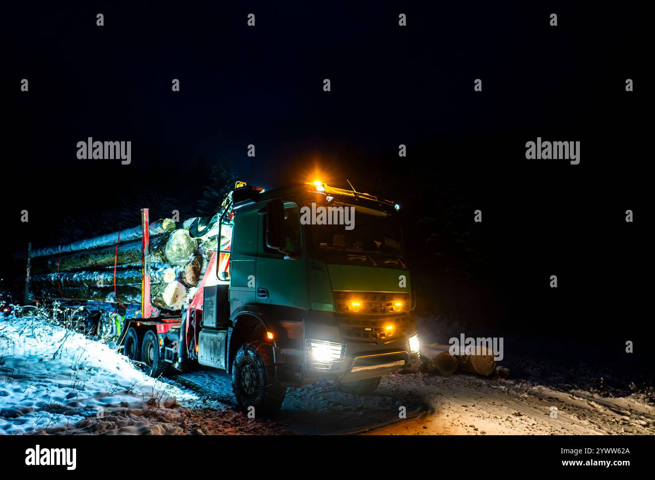 Loading truck in logistics hi-res stock photography and images - Alamy