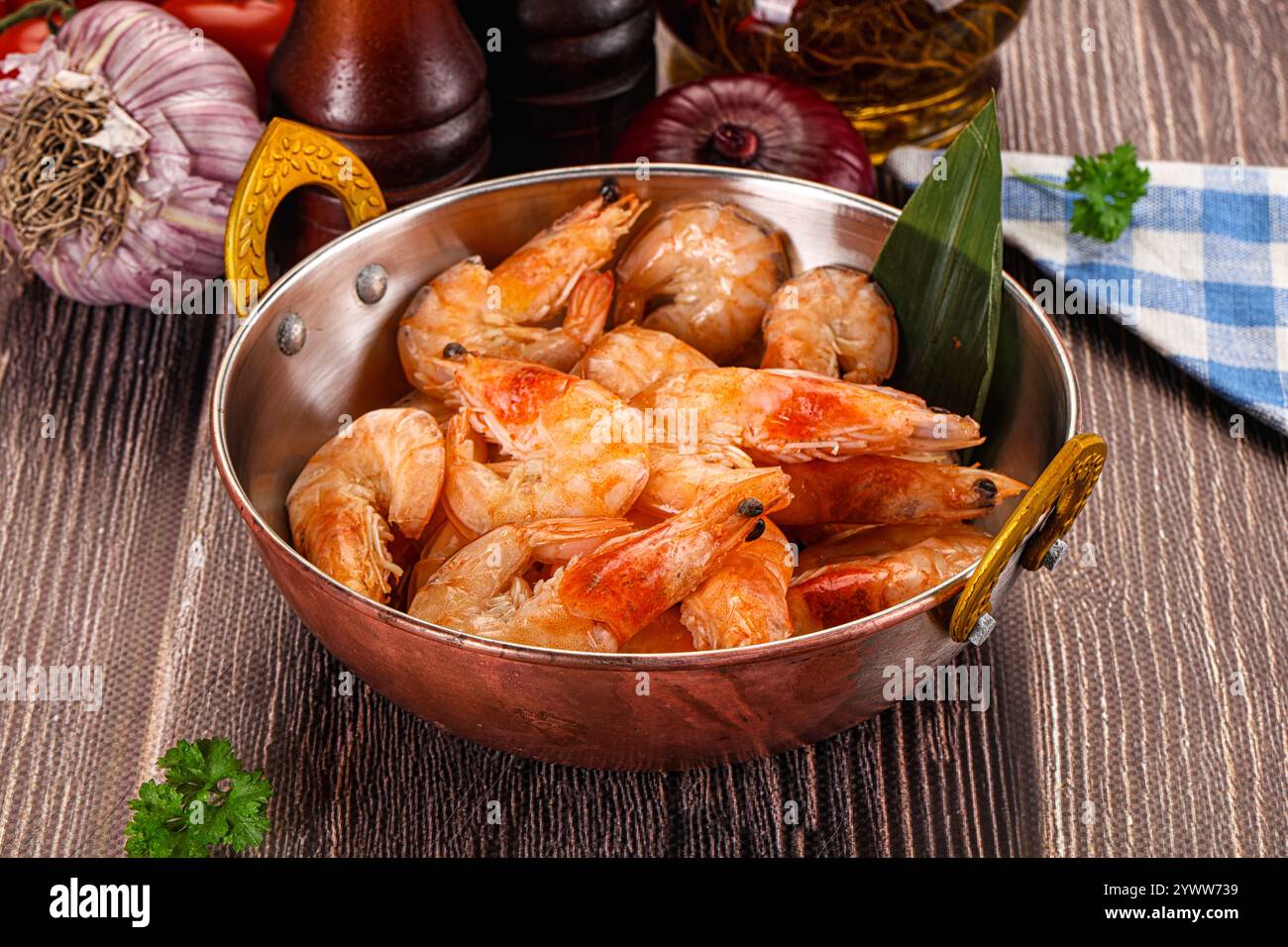 Steamed red prawn with spices in the plate Stock Photo - Alamy