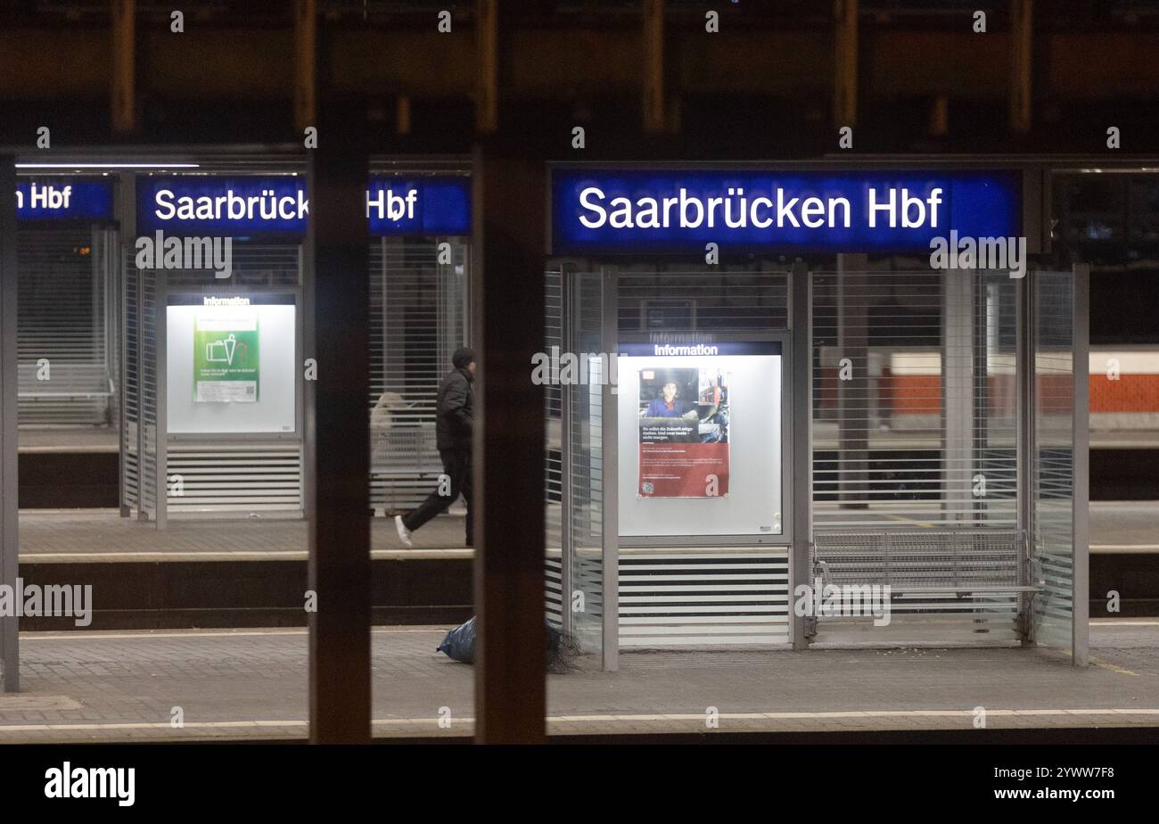 Bahnsteig DB Hauptbahnhof am +Monday+ (09.12.2024) in Saarbrücken Foto ...