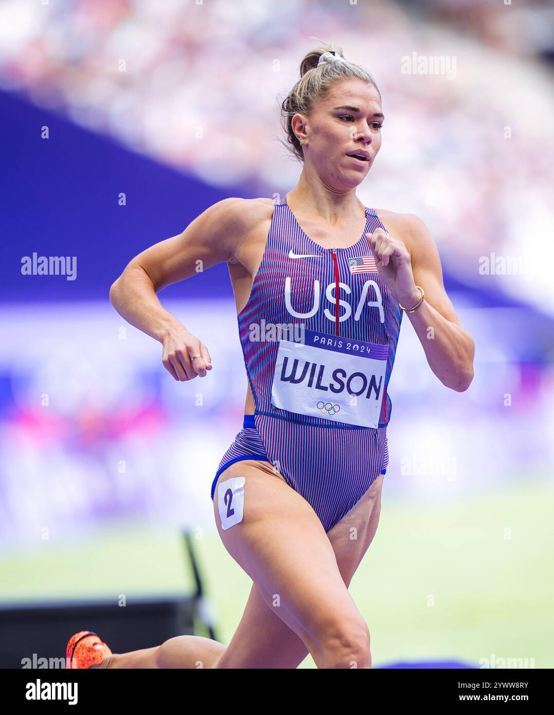 Allie Wilson participating in the 800 meters at the Paris 2024 Olympic ...