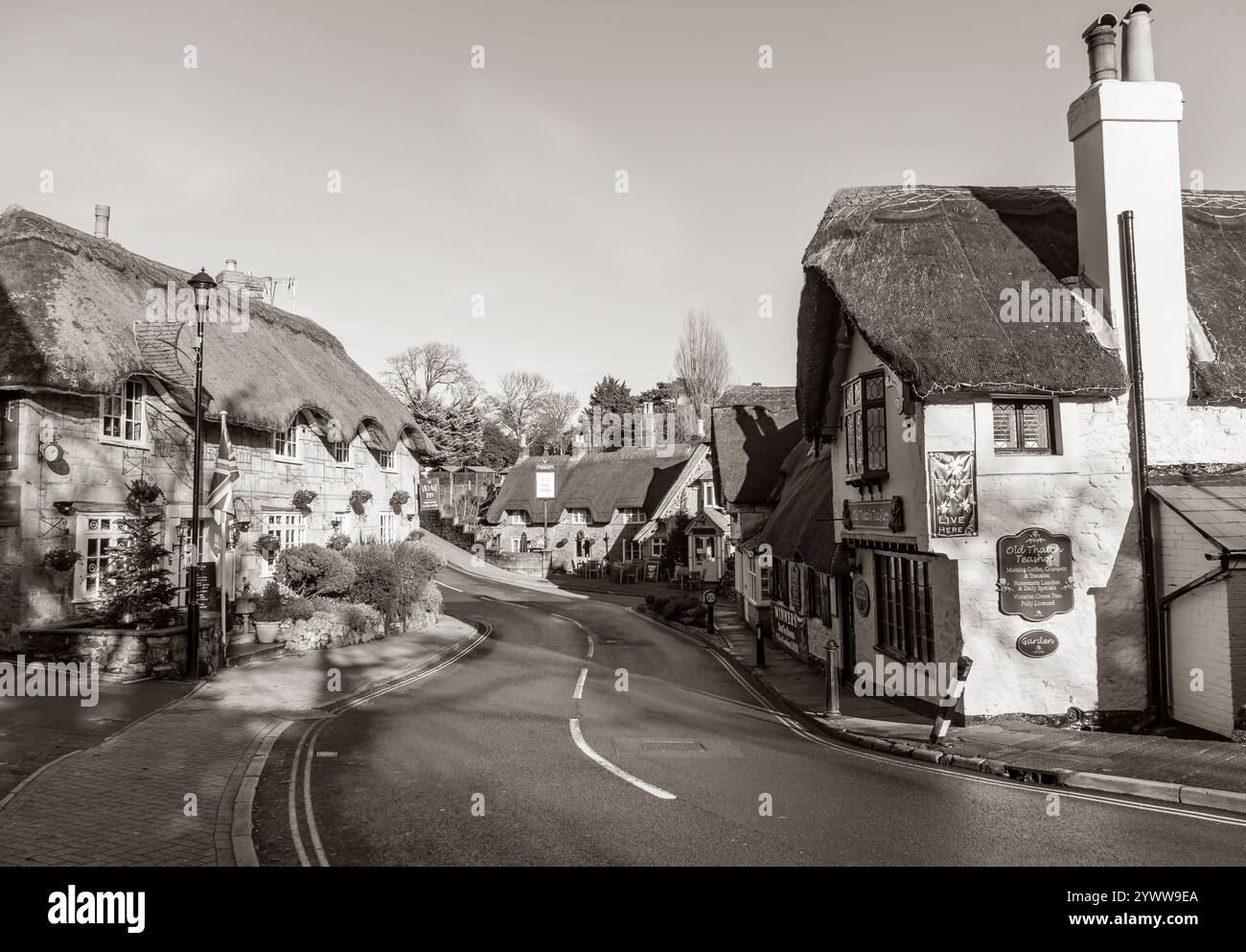Village inn old shanklin village hi-res stock photography and images ...
