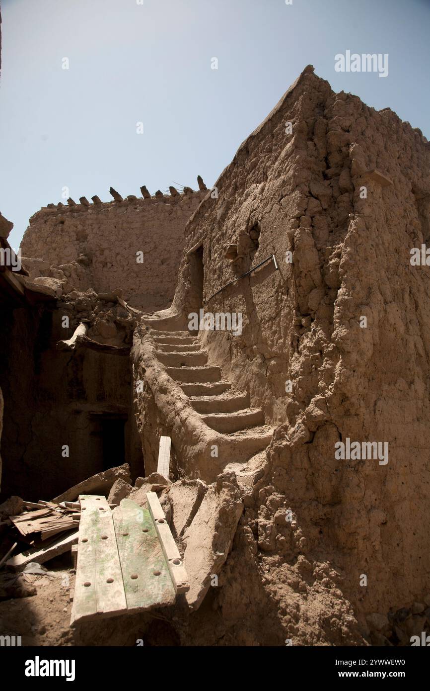 Mud houses hi-res stock photography and images - Alamy