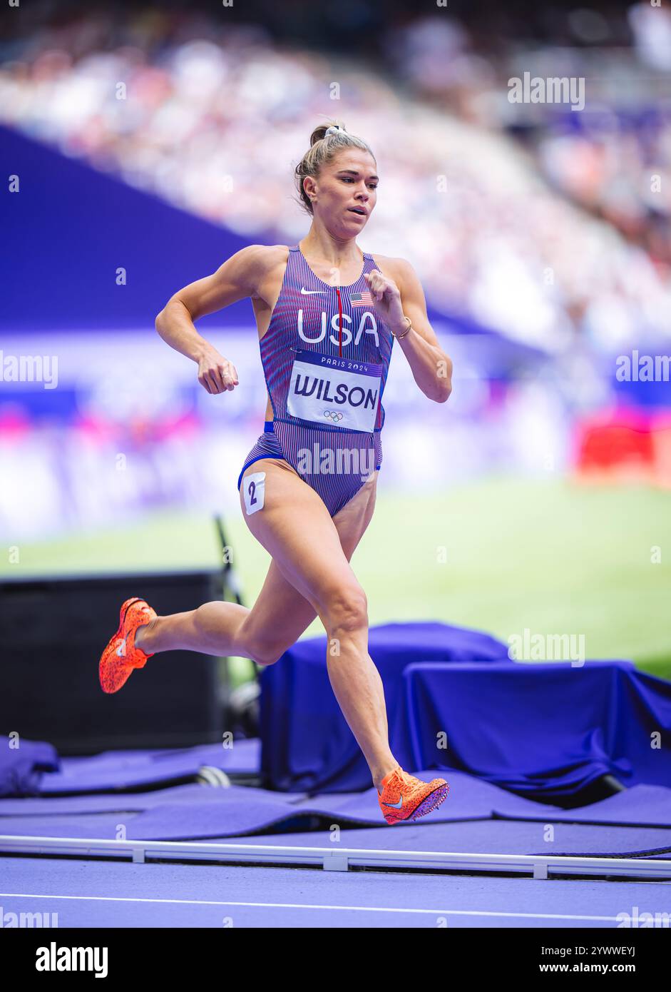 Allie Wilson participating in the 800 meters at the Paris 2024 Olympic ...