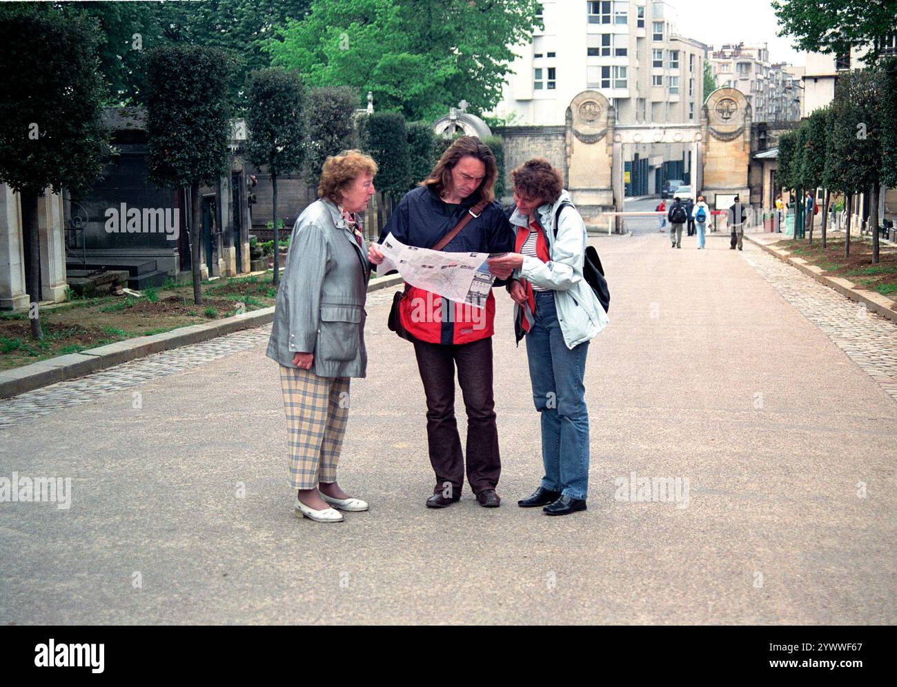 Map of paris 2004 hi-res stock photography and images - Alamy