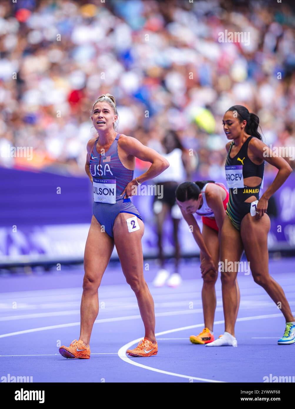Allie Wilson participating in the 800 meters at the Paris 2024 Olympic ...