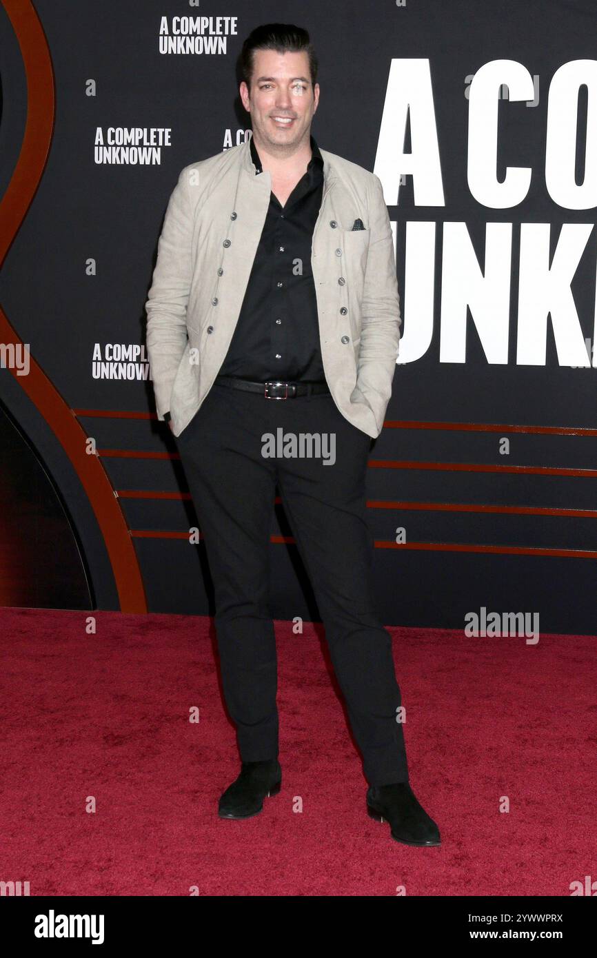 Ca. 10th Dec, 2024. Janathan Scott at arrivals for A COMPLETE UNKNOWN ...