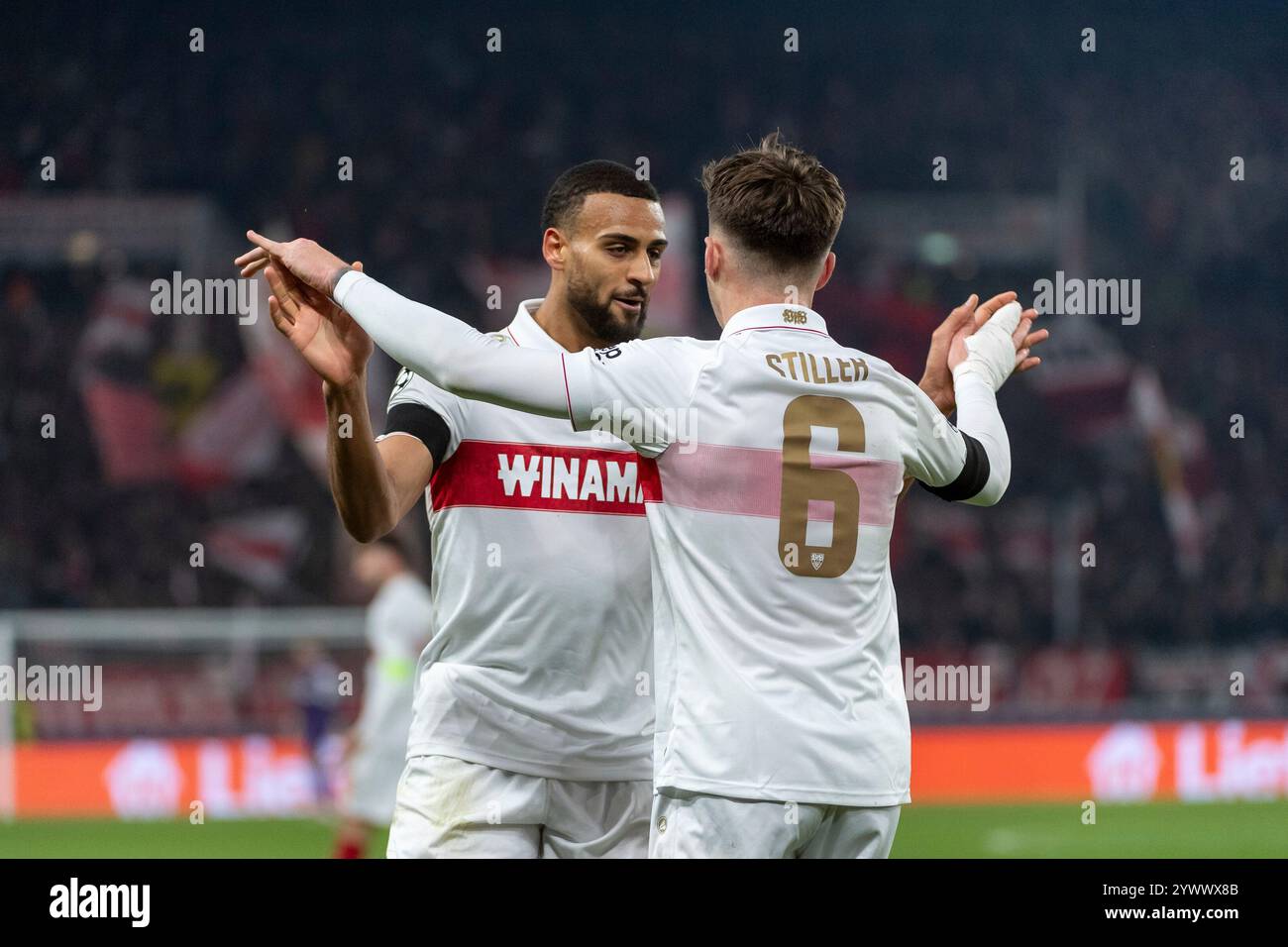 Tor zum 1:1 durch Angelo Stiller (VfB Stuttgart, #06), Jubel, Torjubel mit Josha Vagnoman (VfB ...
