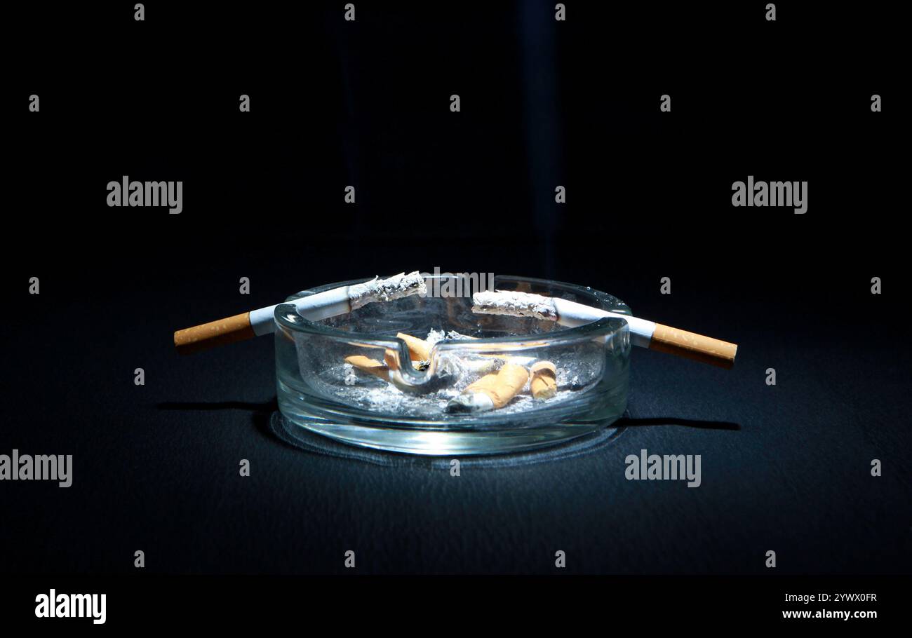 Dirty ashtray hi-res stock photography and images - Alamy