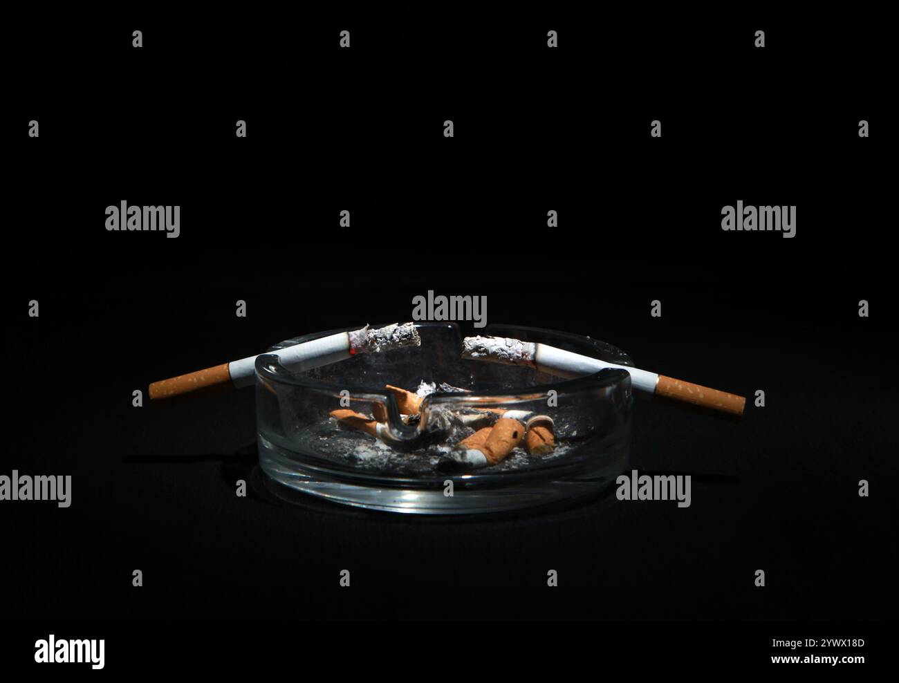 Dirty ashtray hi-res stock photography and images - Alamy