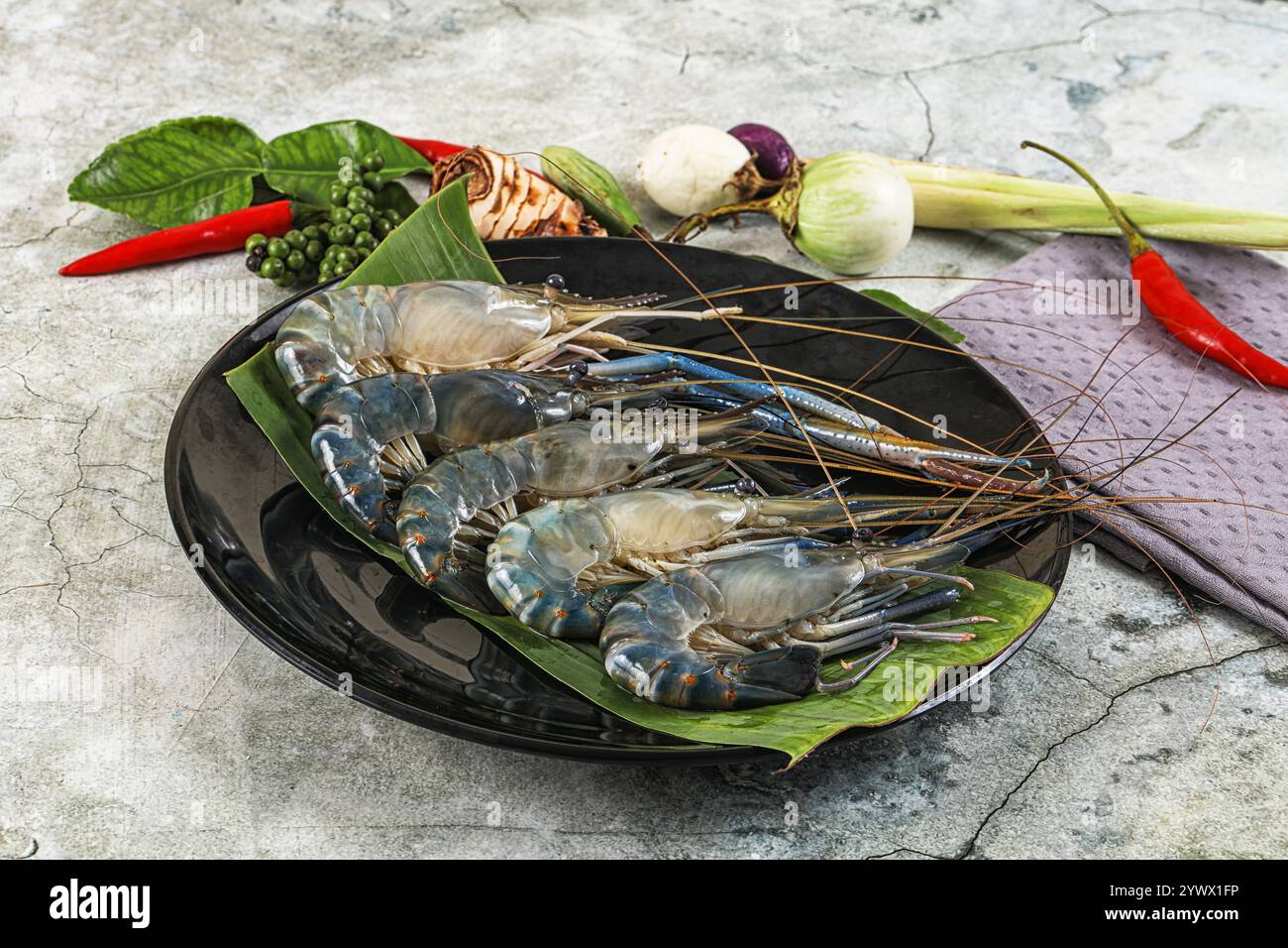 Raw blue river prawn in the plate for cooking Stock Photo - Alamy