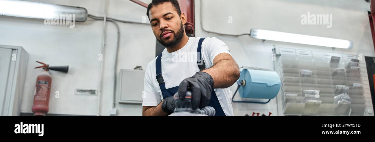 Well equipped mechanic worker hi-res stock photography and images - Alamy
