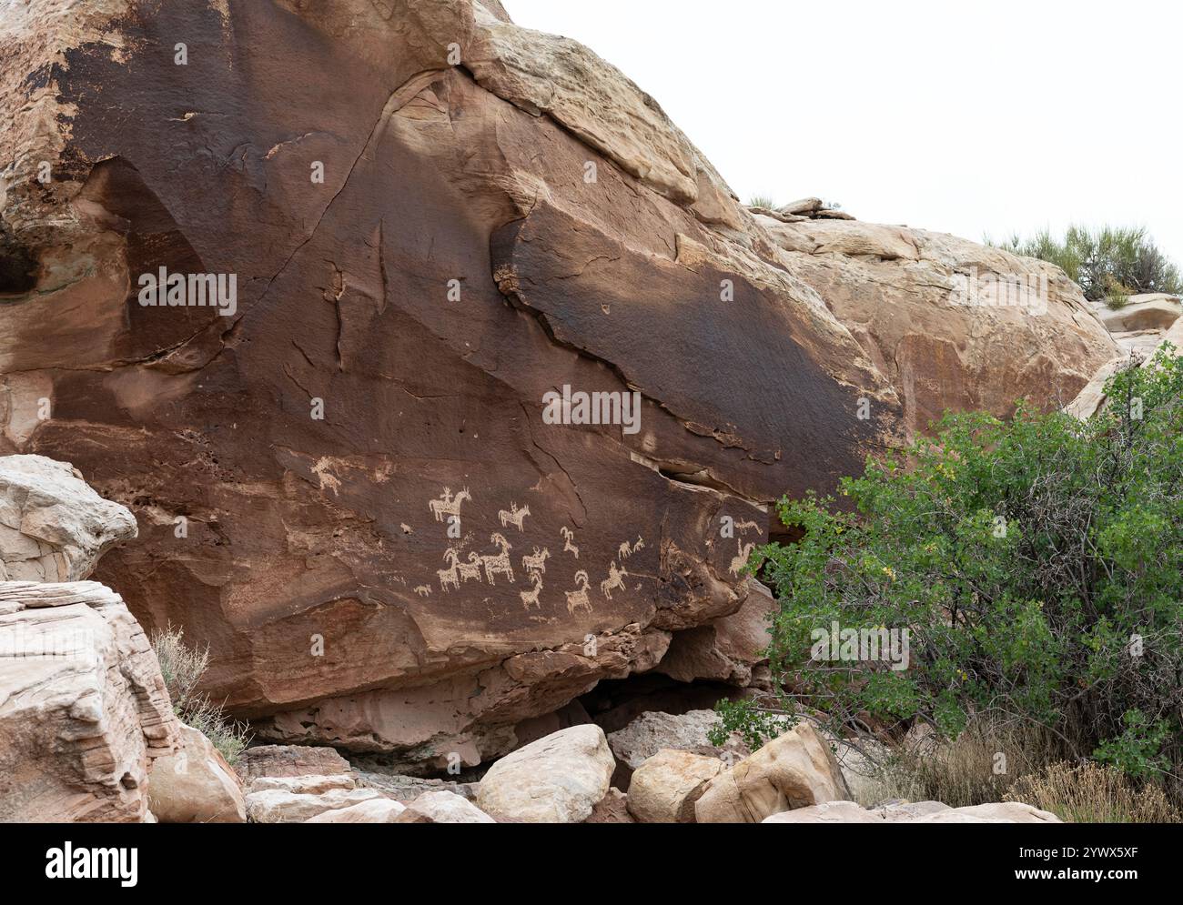 Ancient Native American Rock Markings on rocks in Arches National Park ...